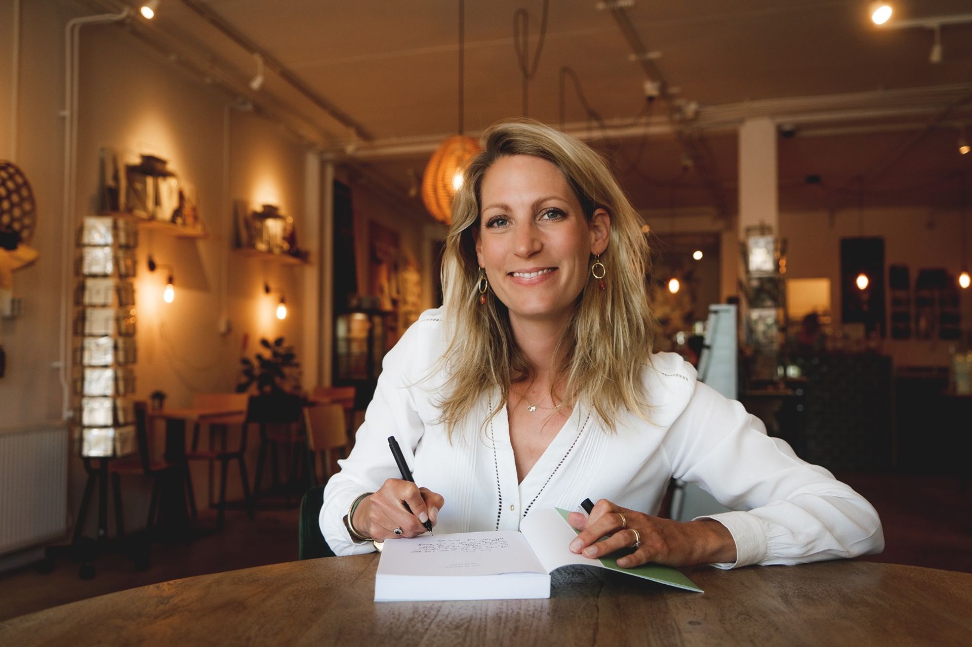 Marie-Lotte Esser besloot meer te luisteren naar haar lichaam en stapte ...