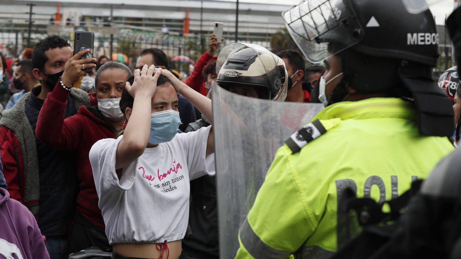 Hoogspanning in Colombia door aanhoudend massaal protest | NPO Radio 1