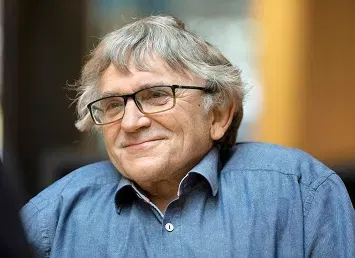 Jan Troost is aanwezig op zijn eigen uitvaart | NPO Radio 1