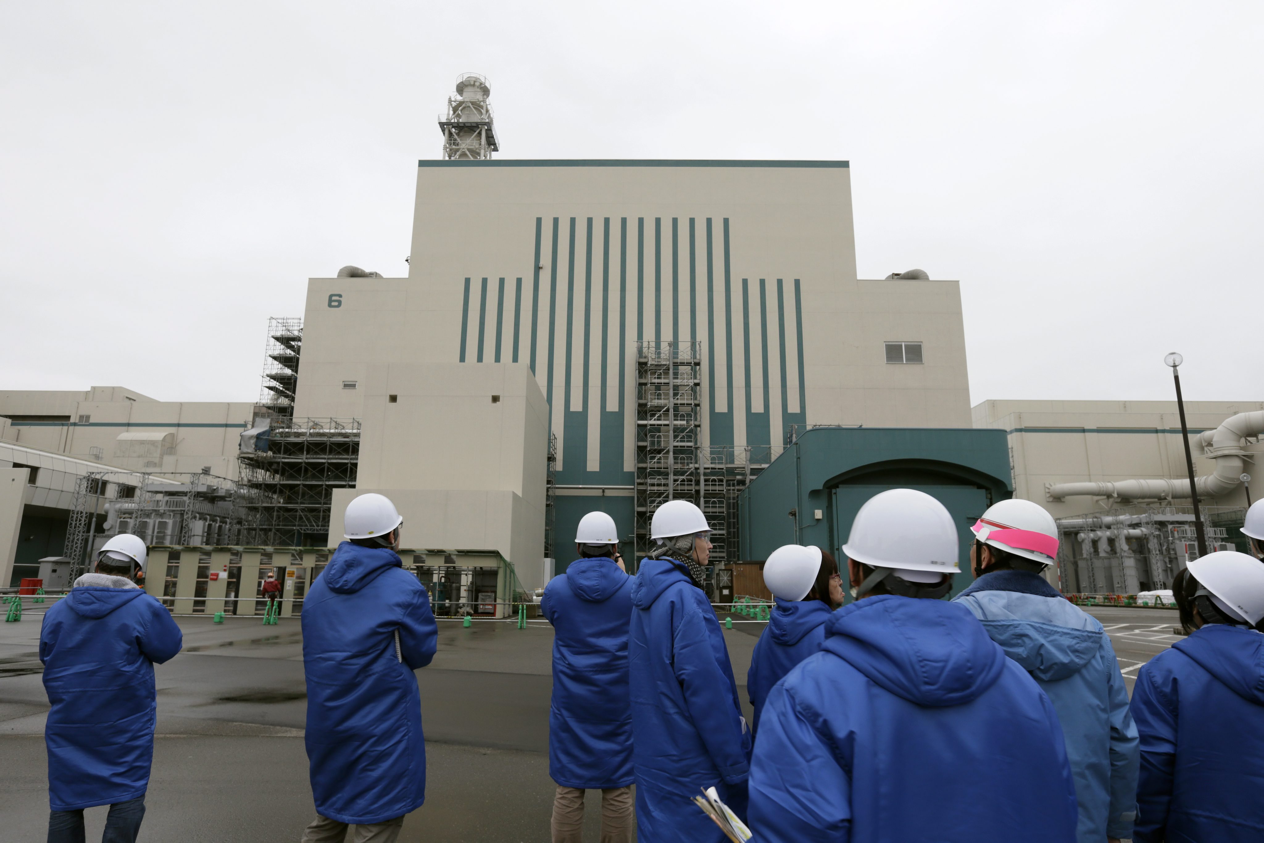 Japan is na kernramp Fukushima kerncentrales weer aan het herstarten ...