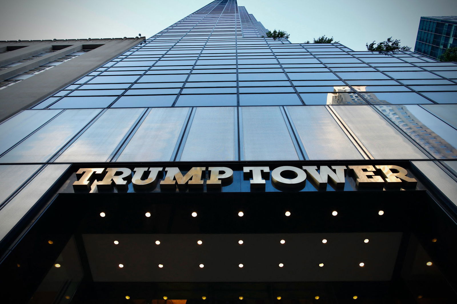 Servië sloopt monument voor een Trump-hotel | NPO Radio 1