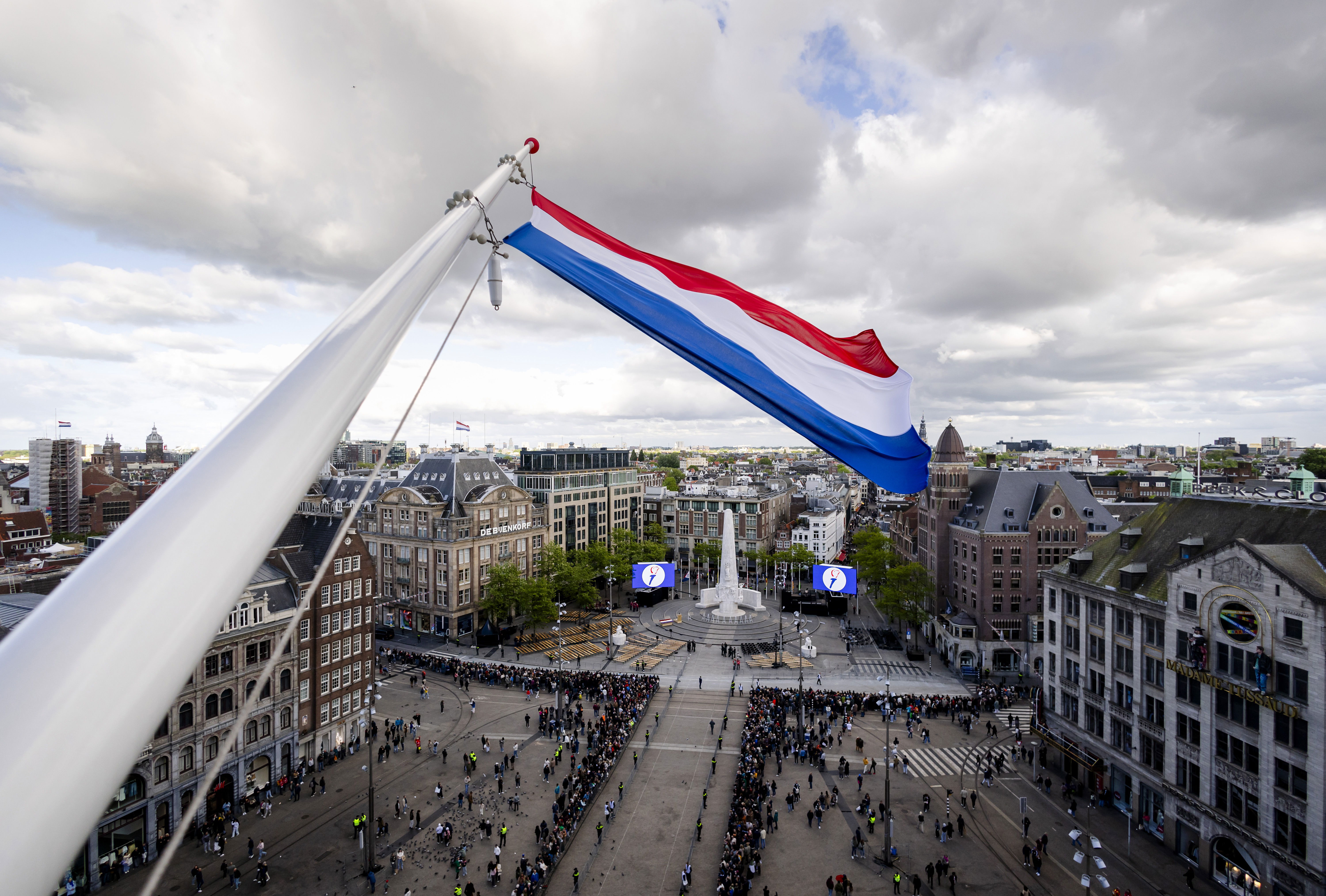 Nationale Herdenking 2025: de toespraak van Philip Freriks en de rol van Nederlanders bij de ...