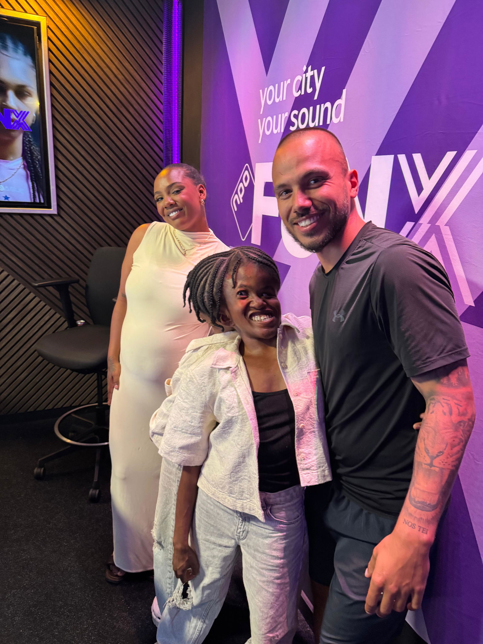 Siamese tweeling Chenelva en Shaneeva (24) beantwoorden de ...