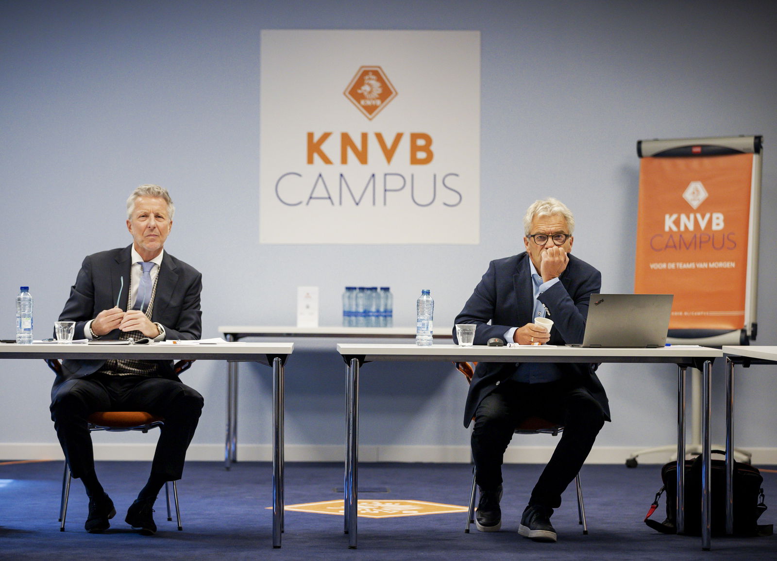 Voetbalmakelaar Rob Jansen op De Perstribune | NPO Radio 1