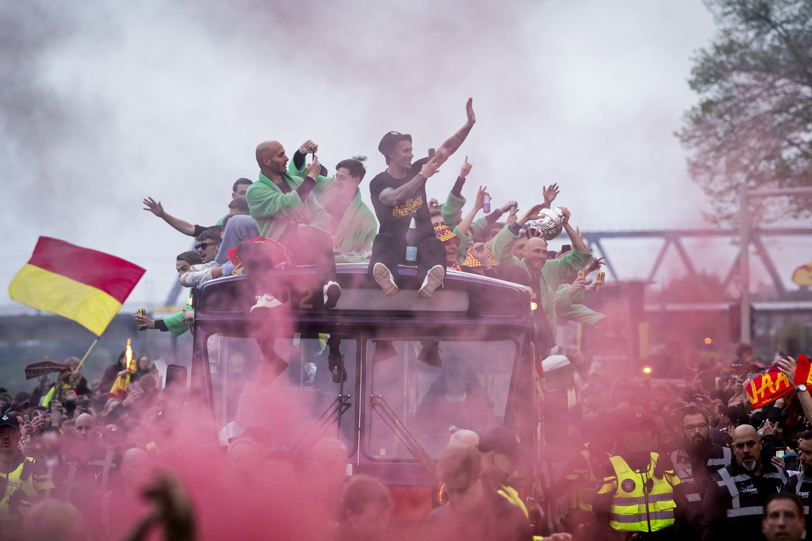 Hoe wordt de start van het Europese voetbal-avontuur beleefd in ...