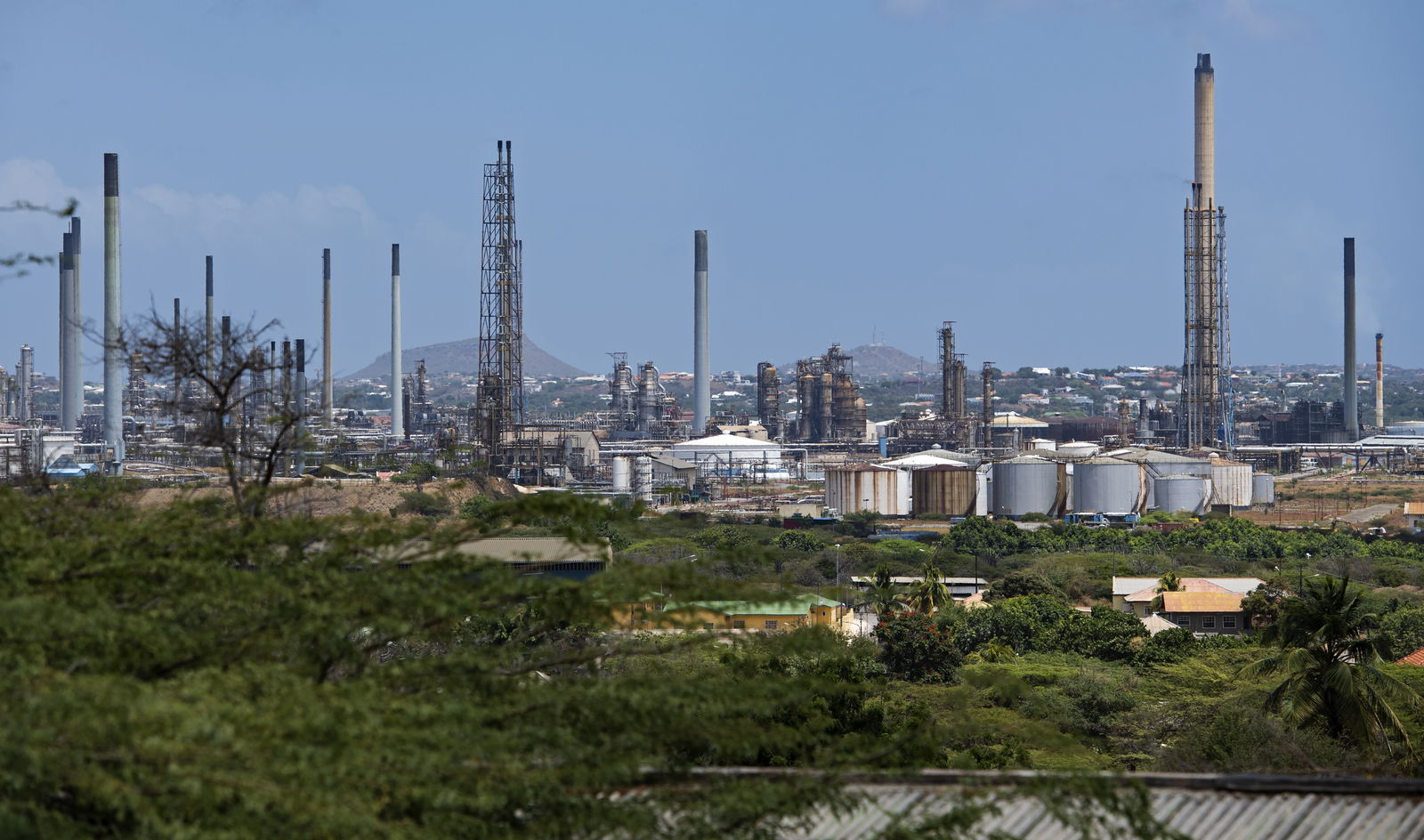 Nederland en Venezuela: een van olie doordrenkte band | NPO Radio 1