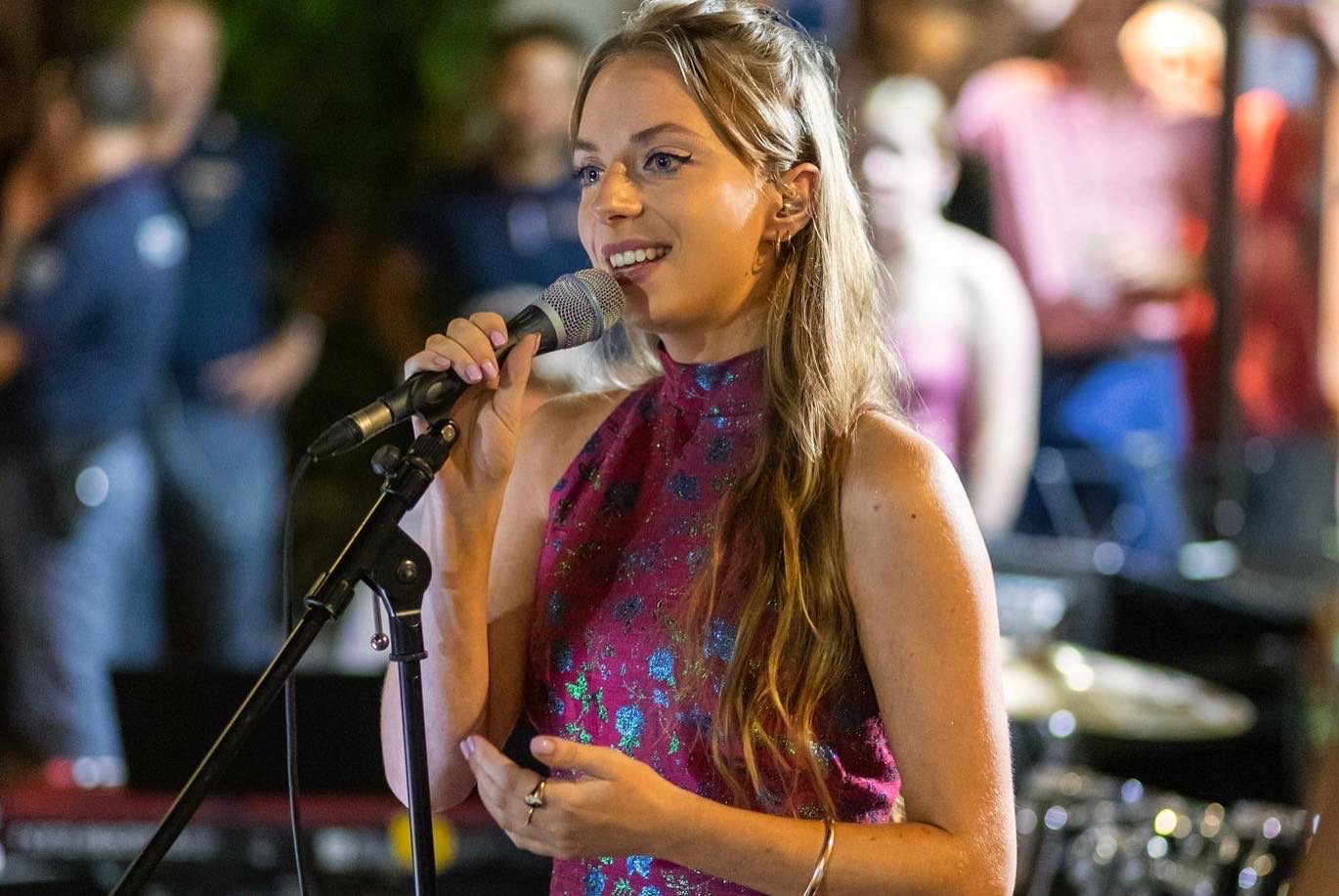 Sarah Isabel speelt live! | NPO Radio 1