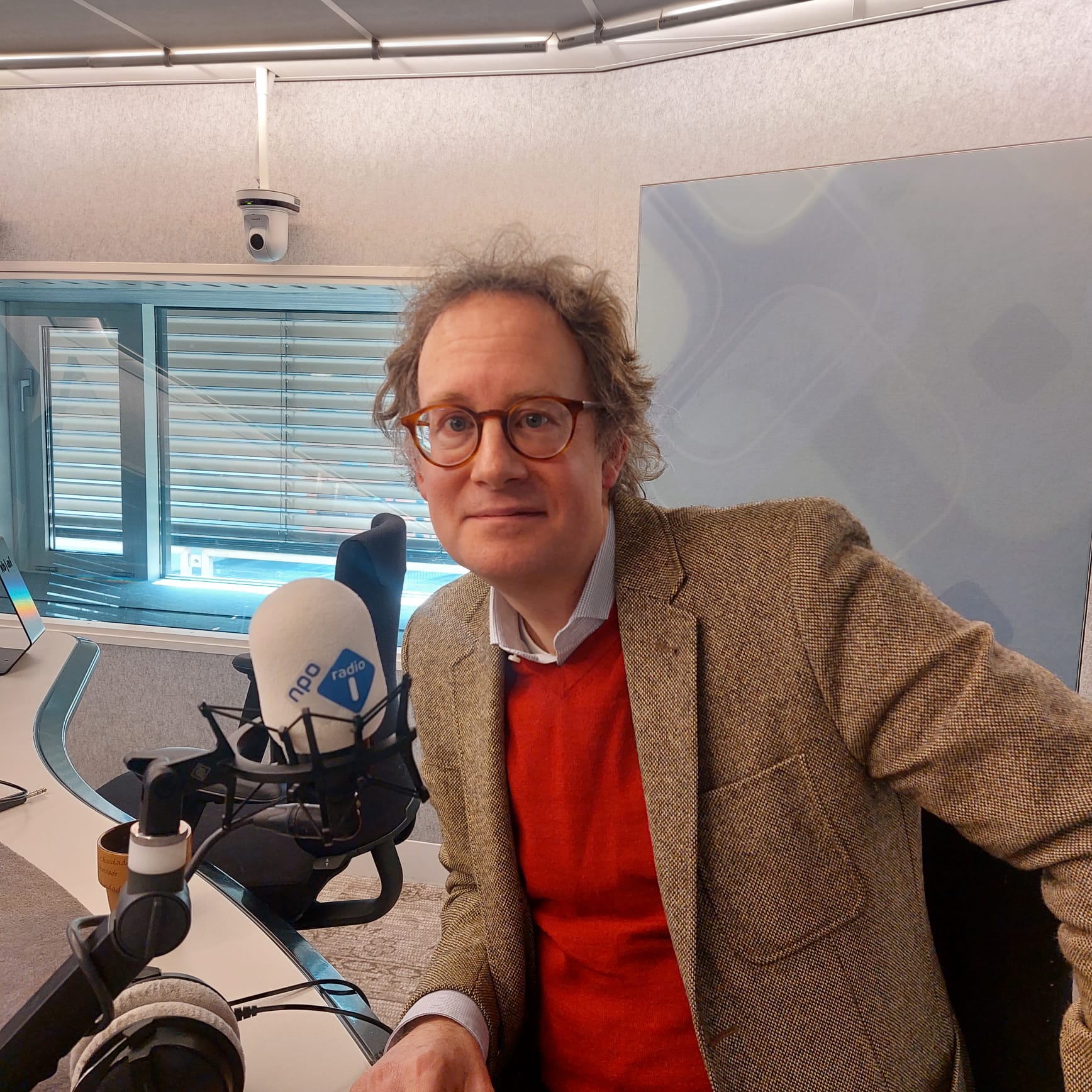 Hoe versterk je de democratie en instituties? | NPO Radio 1