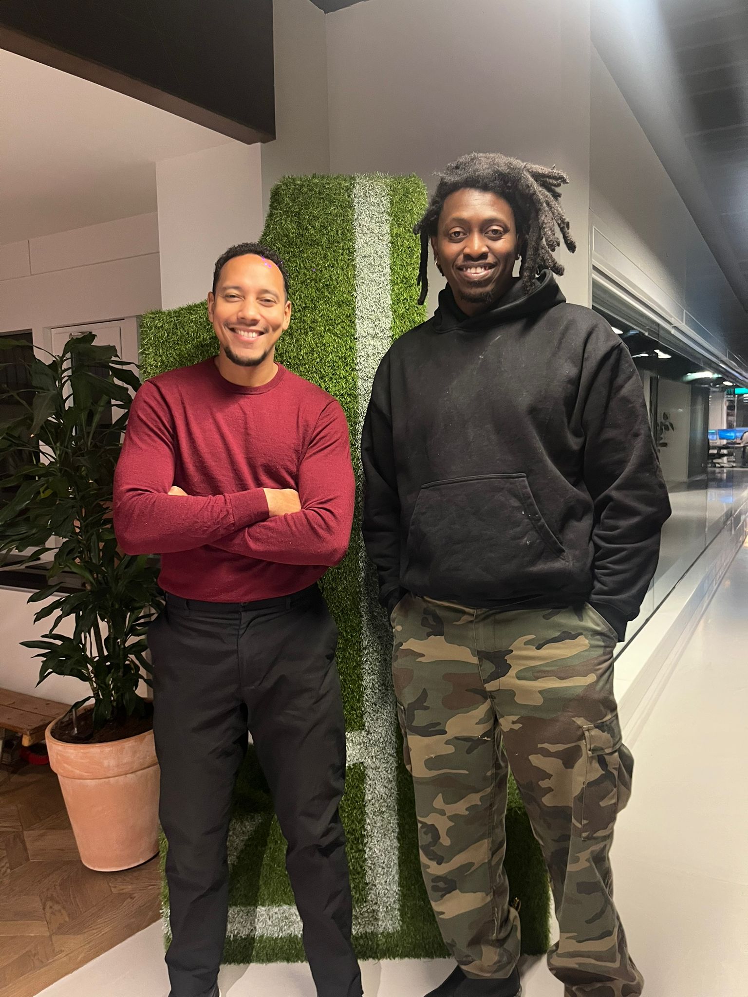 Rapper Juny Martina hoopt met zijn muziek de mensen op Curaçao te ...