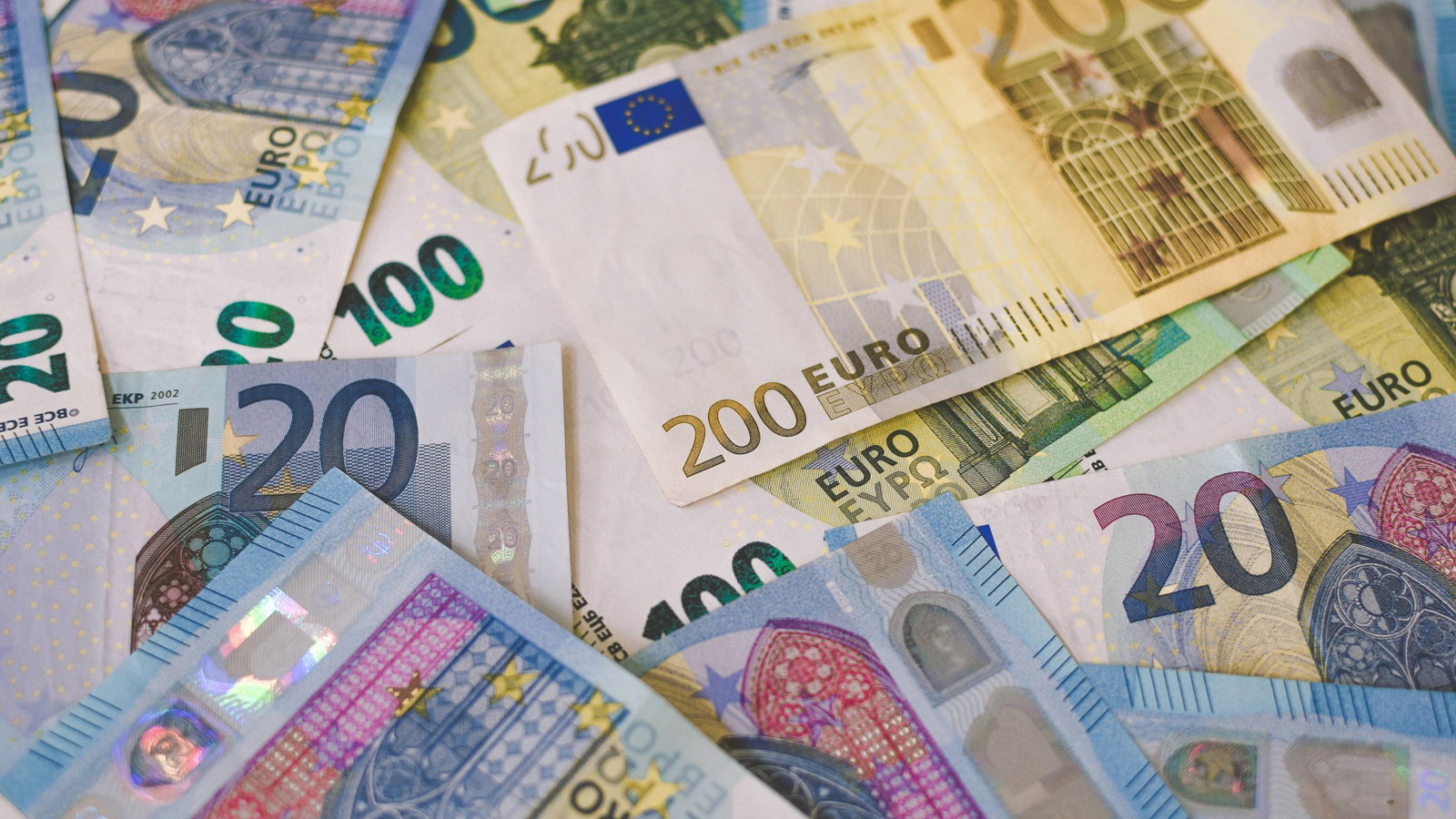 Steeds meer mensen hebben aan het eind van hun geld stuk maand over ...
