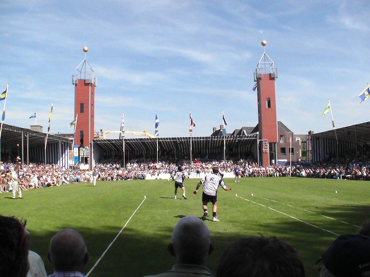 In Franeker vindt elk jaar de belangrijkste kaatswedstrijd ter wereld ...