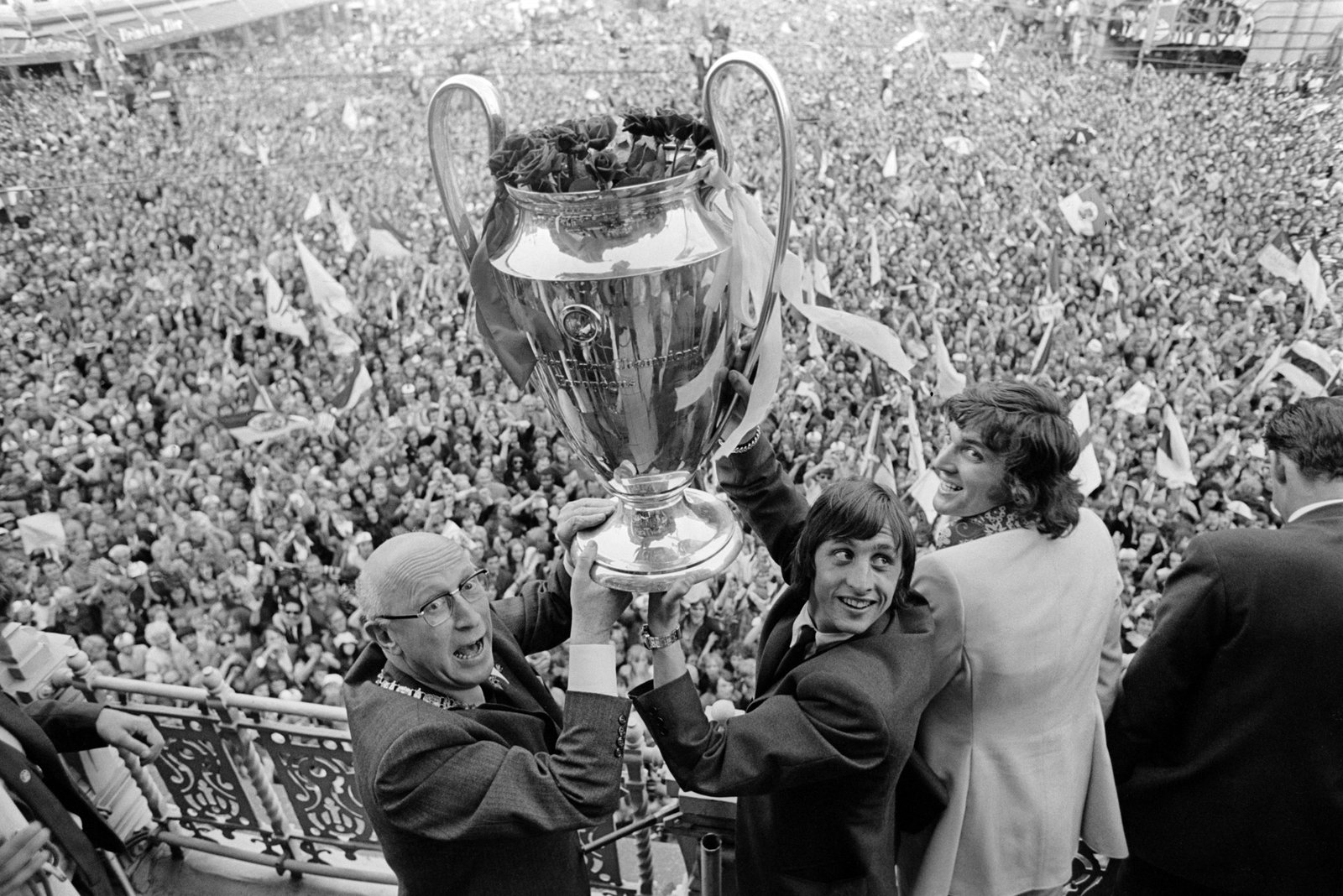 Terug naar Toen: Ajax wint in 1971 Europacup I | NPO Radio 1