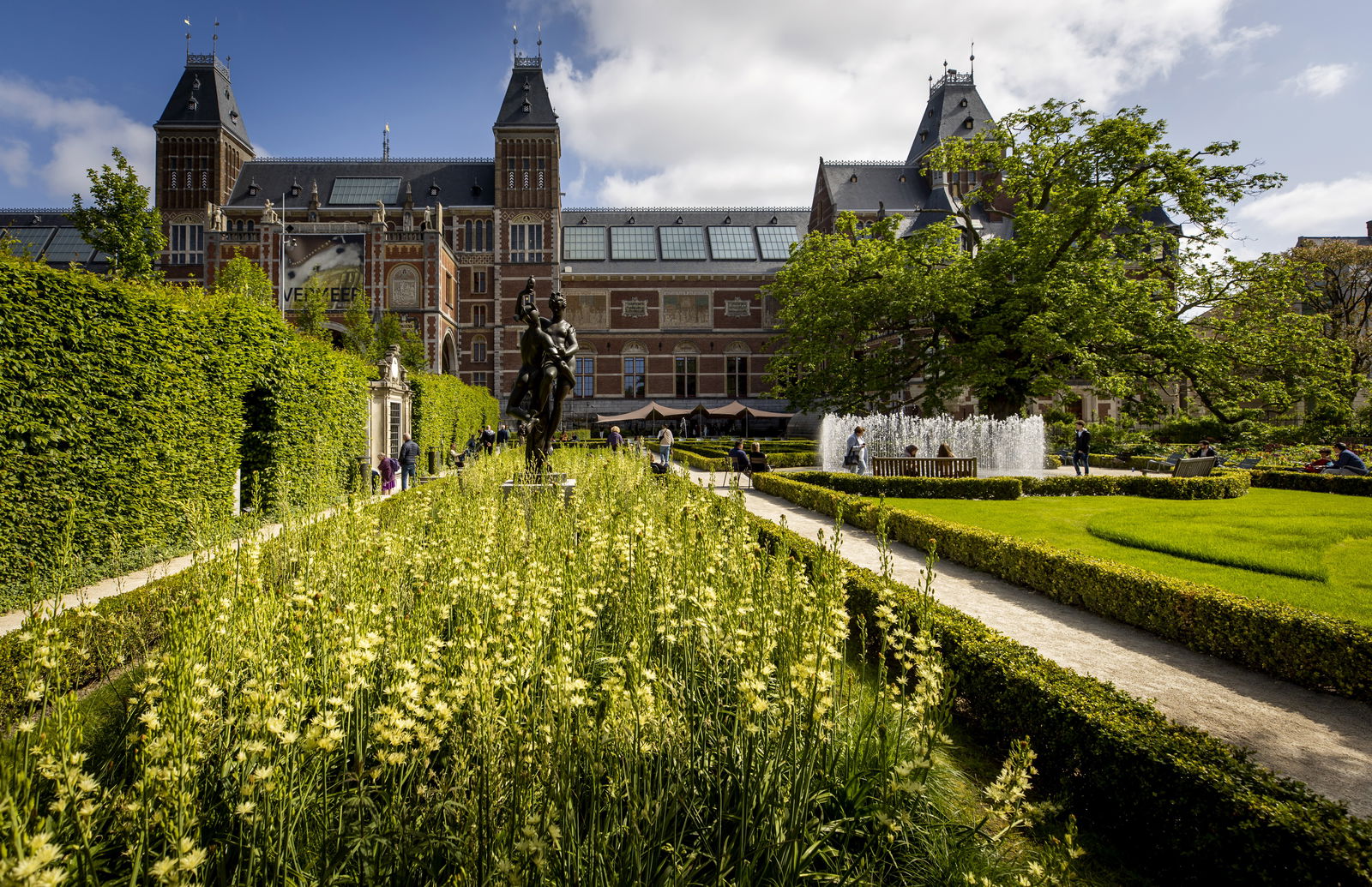 Musea duurder voor buitenlandse bezoekers, goed idee? | NPO Radio 5