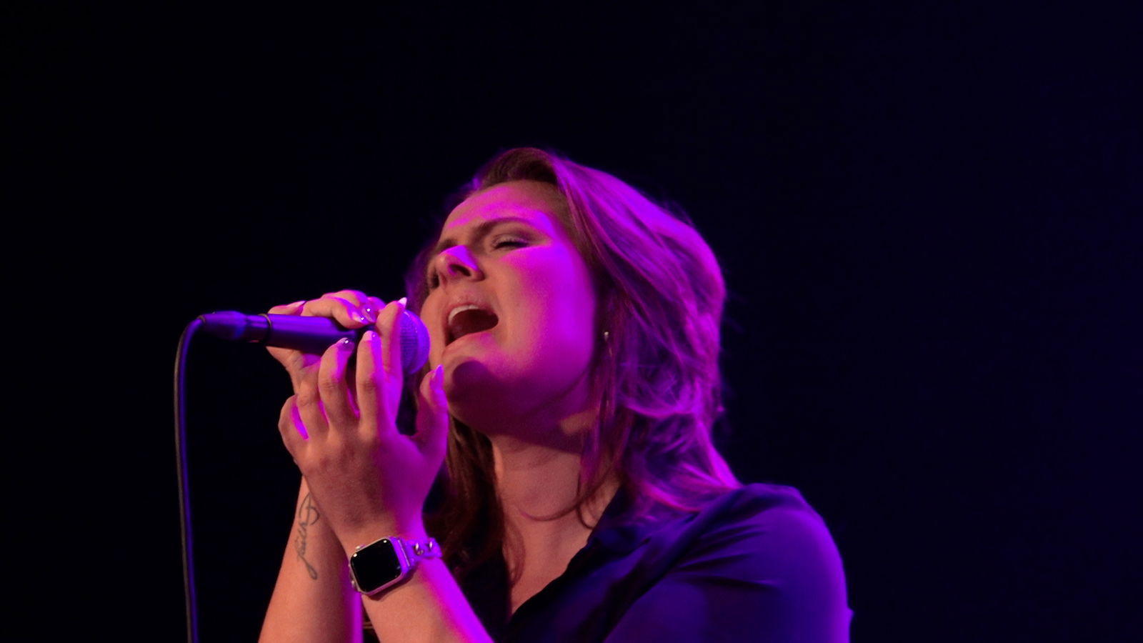 Mell VF over haar favoriete evergreen: “I Don’t Want to Talk About It ...