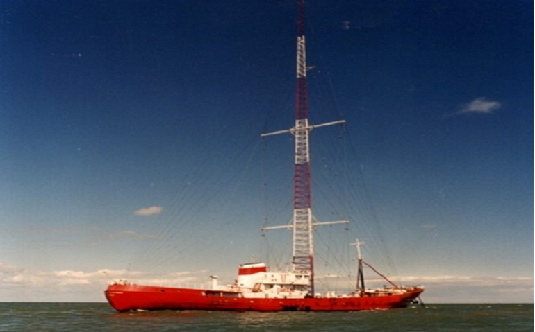 Zeezender Radio Monique wordt aangepakt | NPO Radio 5