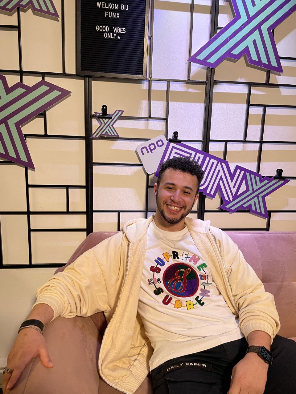 Haitam laat met zijn TikTok account meneerkhalil zijn leven als docent zien! | FunX