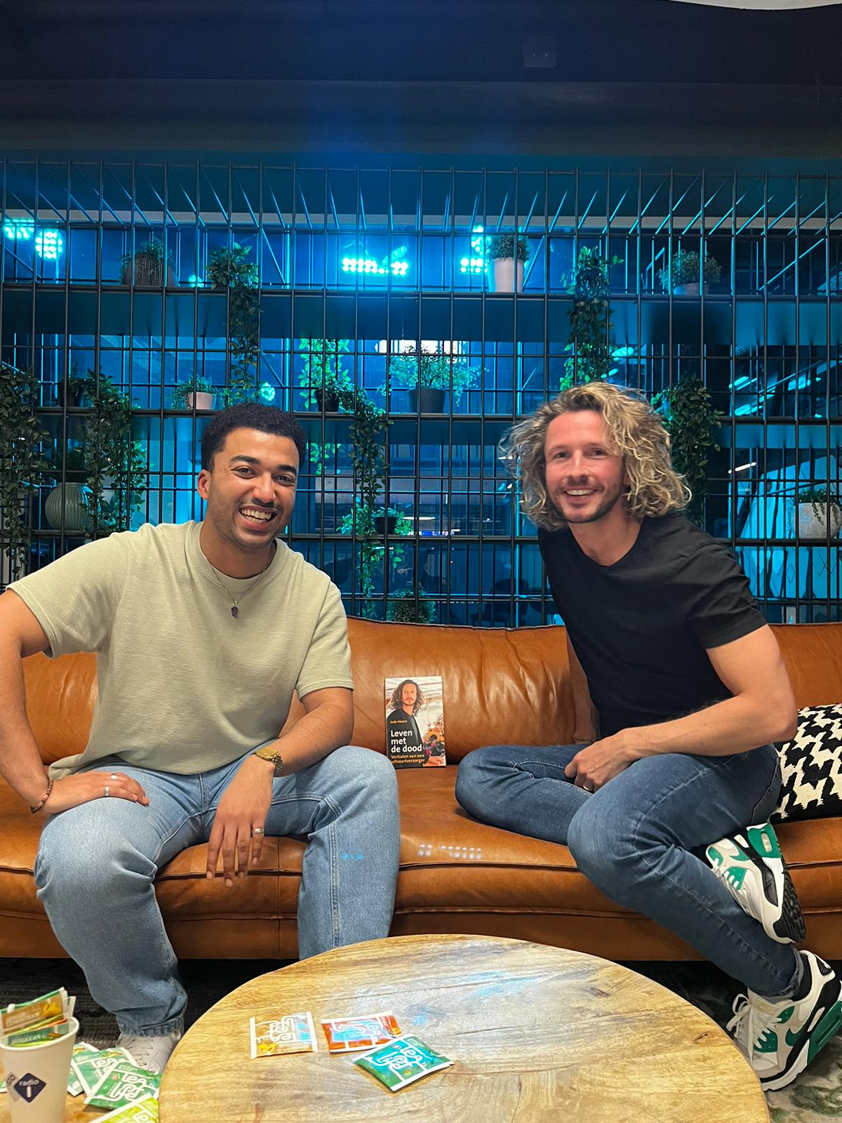 Hoe maak je de dood bespreekbaar? In gesprek met Iede Hoorn | NPO Radio 1