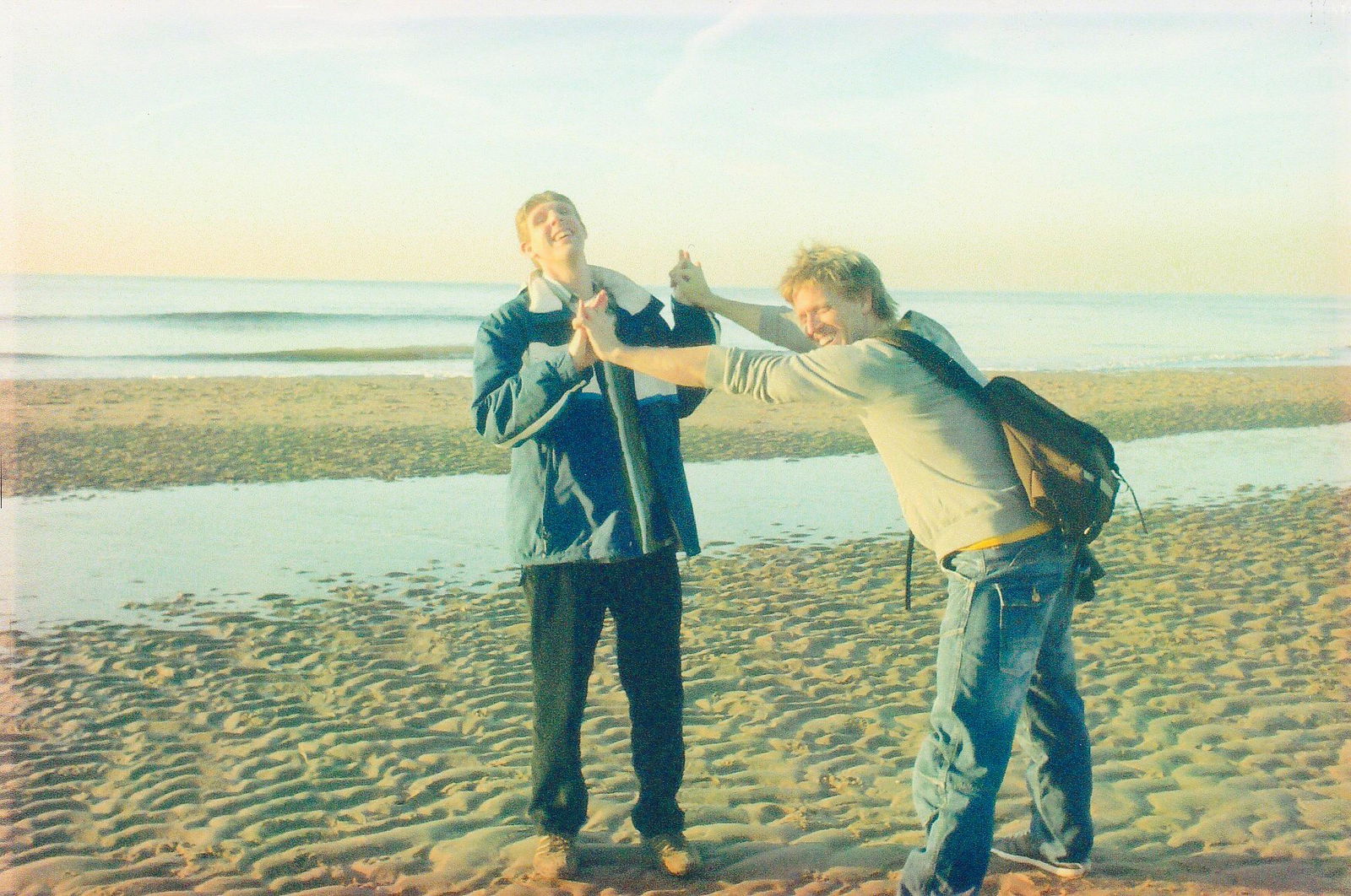 Jonathan Maas schreef een boek over zijn verstandelijk beperkte broer ...