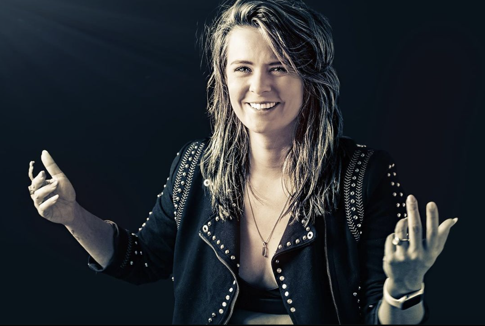 Zangeres Mell Jonk openhartig over depressie | NPO Radio 1