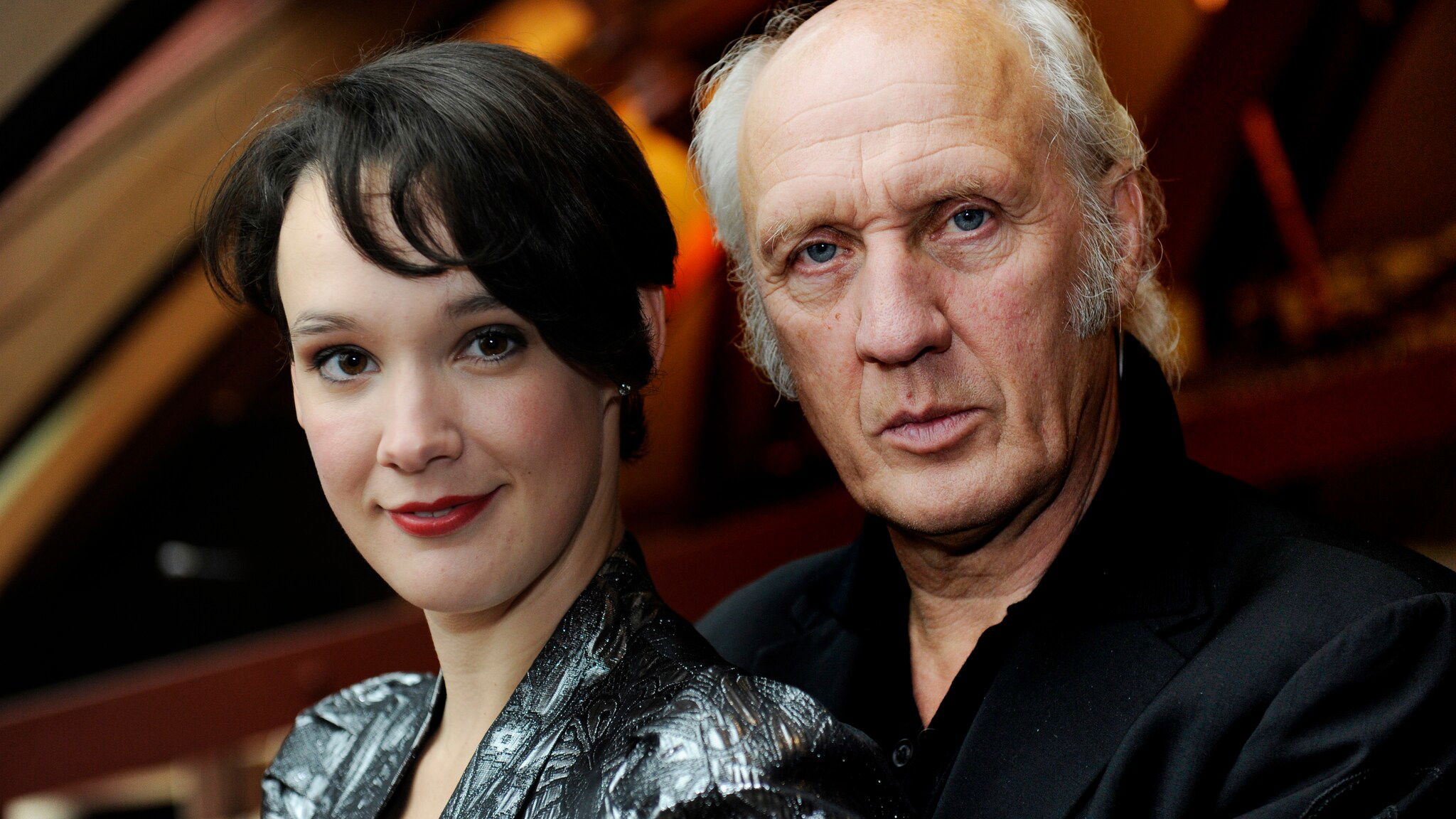 Anne van Veen met nieuw boek 'Van huis uit: gedachten tussen vader en ...