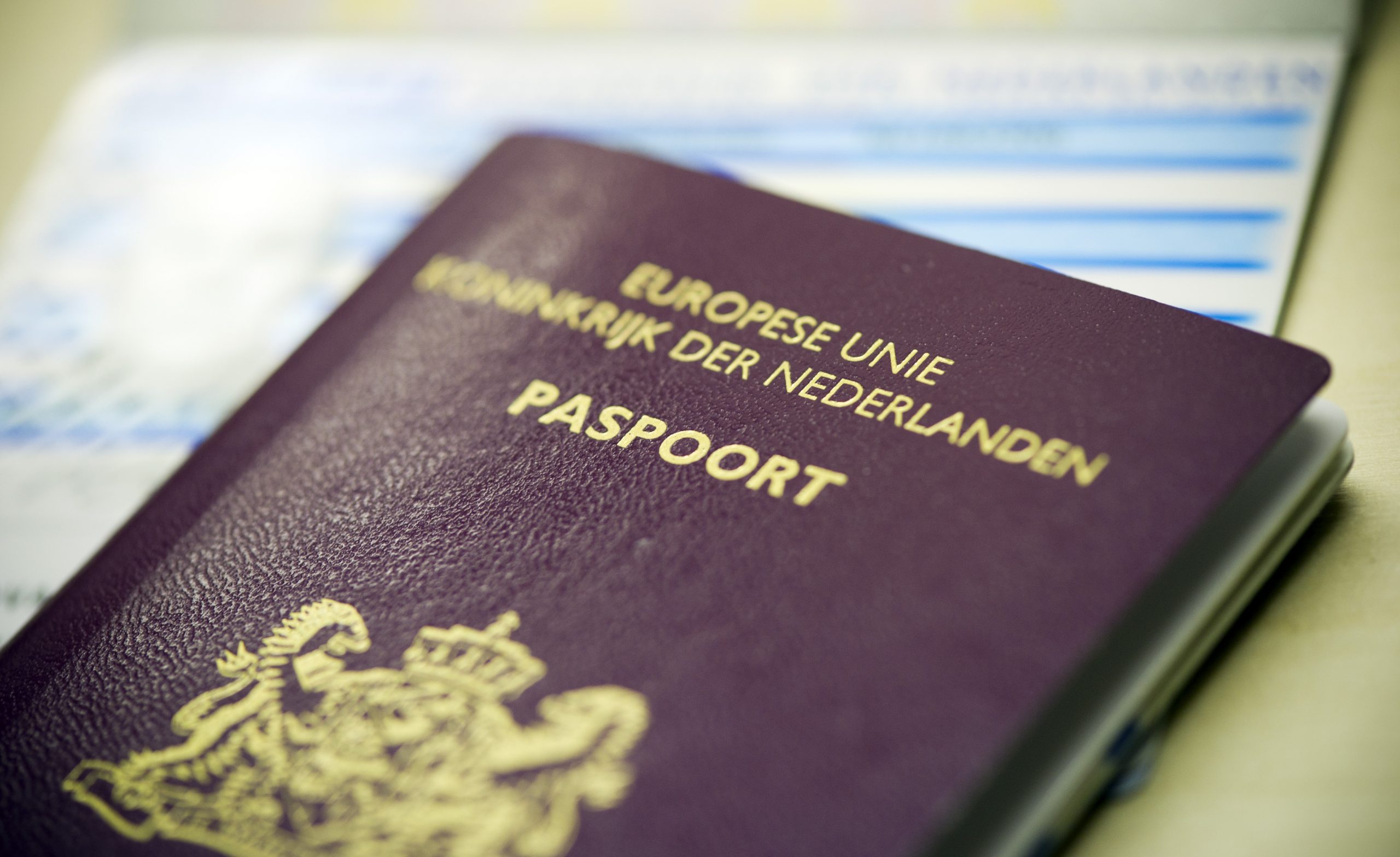 Paspoort verlengen? Wees er op tijd bij, want er komt een 'paspoortpiek ...