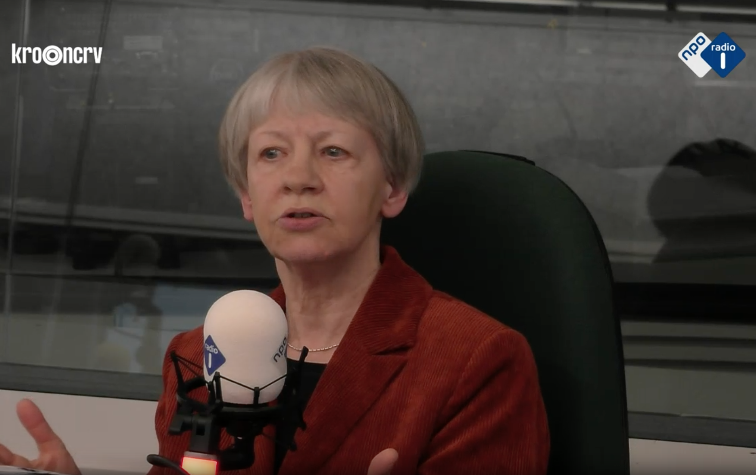 Nicoline van der Sijs gaat atlas van Nederlandse taal in Cariben ...