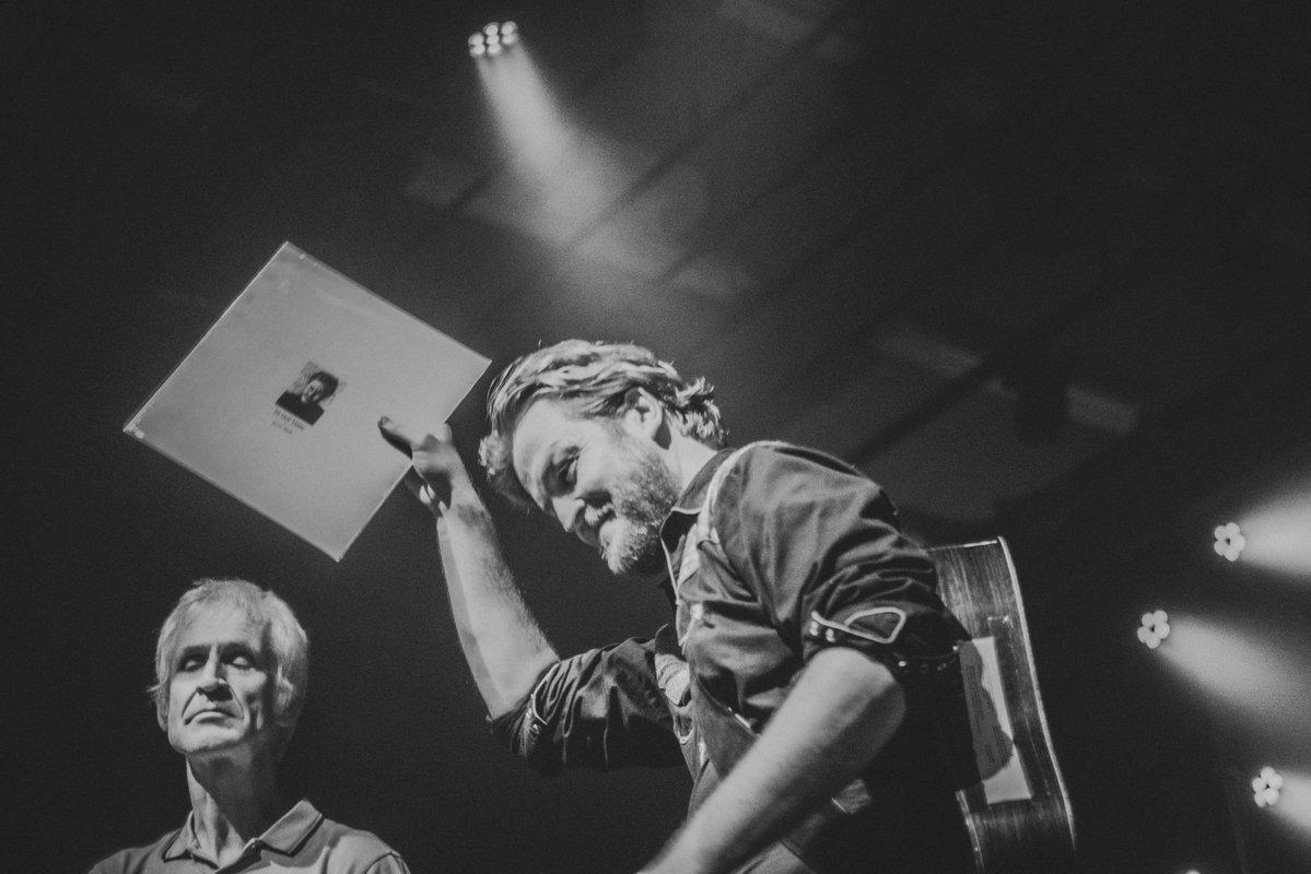 Singer-songwriter P.J.M Bond laat zich inspireren door schrijver Ernest ...