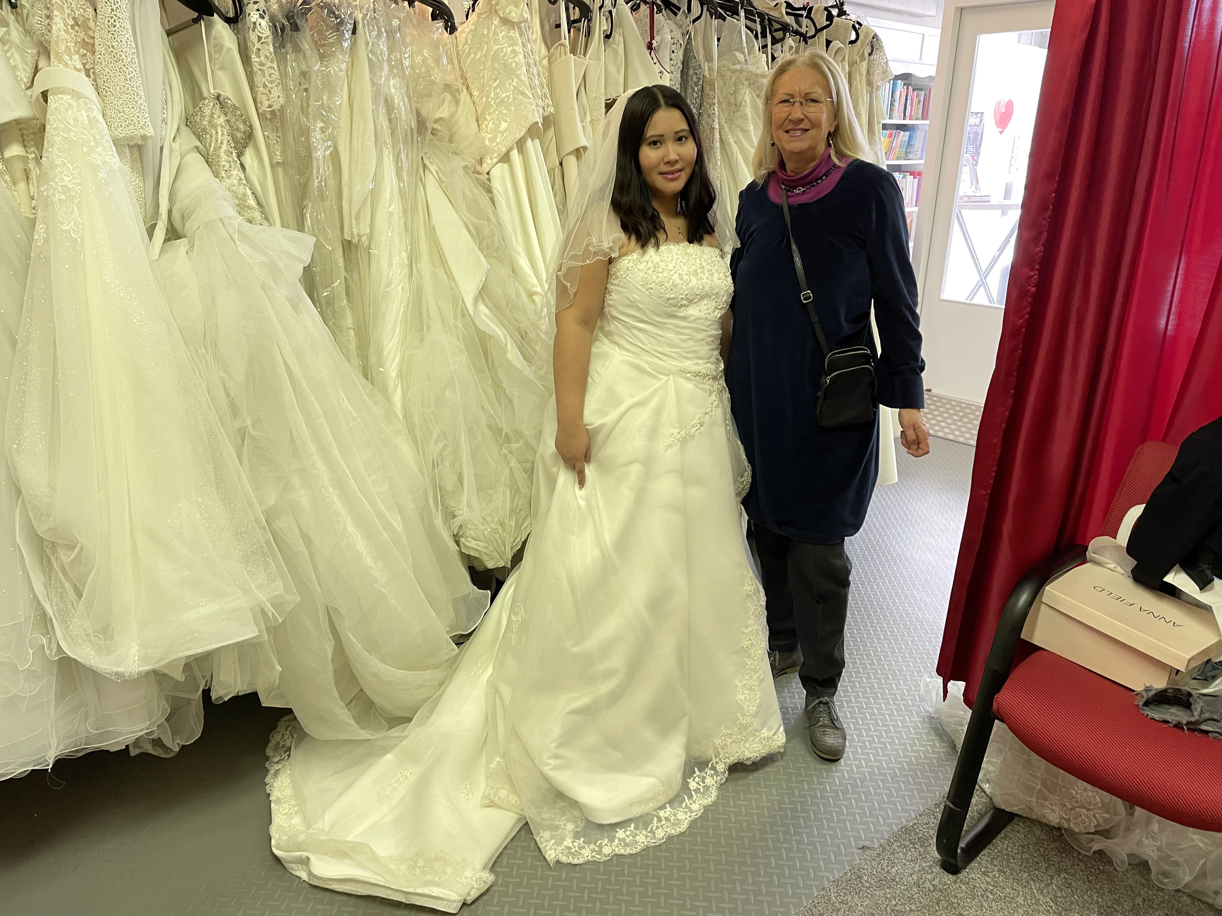 Trouwen in een leenjurk | NPO Radio 1