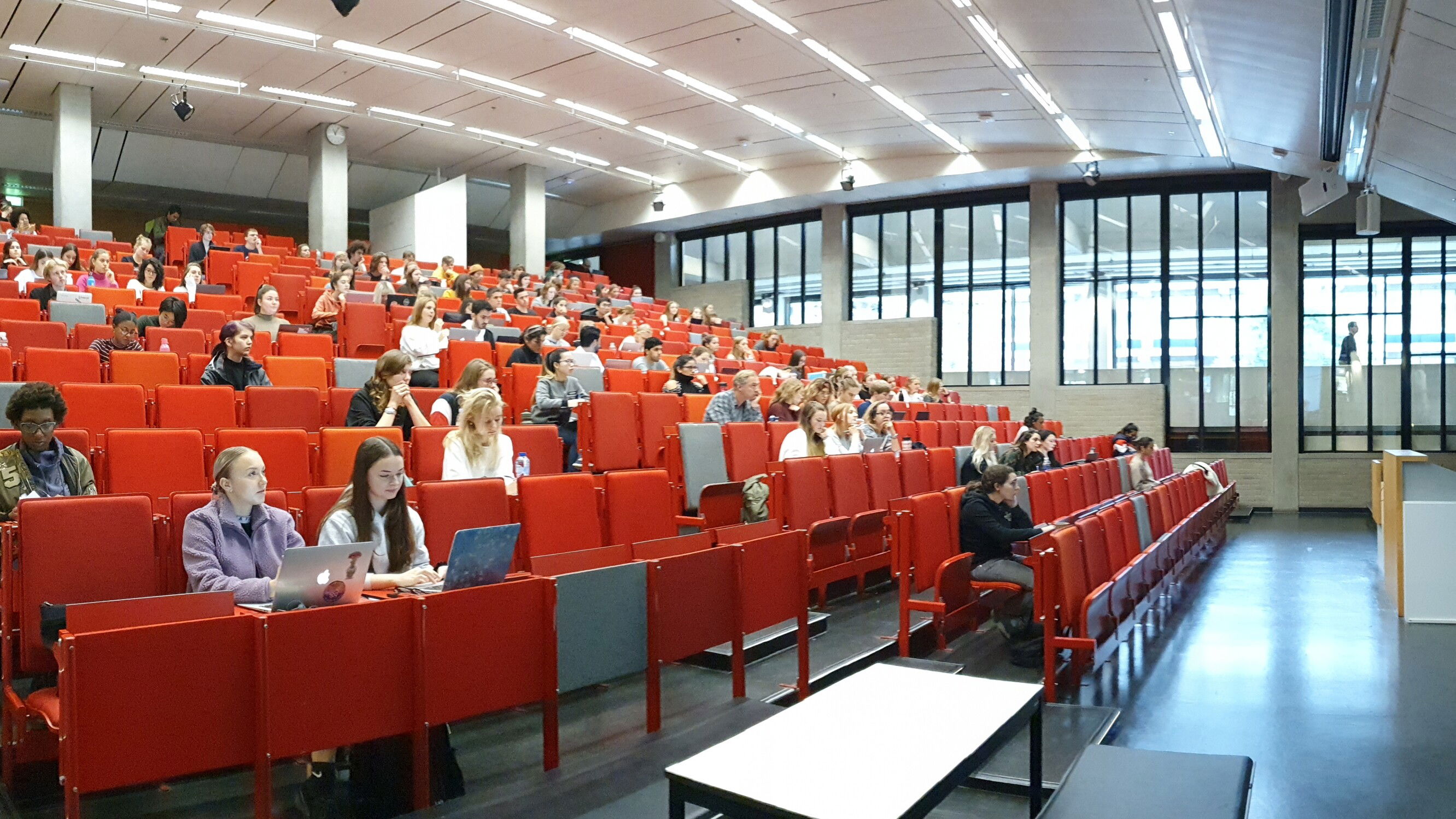 Vanaf vandaag basisbeurs weer aan te vragen | NPO Radio 1