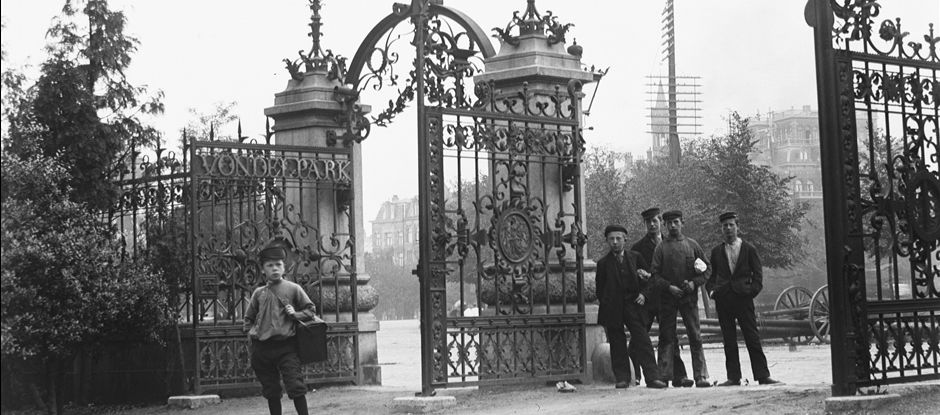 Laura van Hasselt over haar boek 'Geld, geloof en goede vrienden. Piet ...
