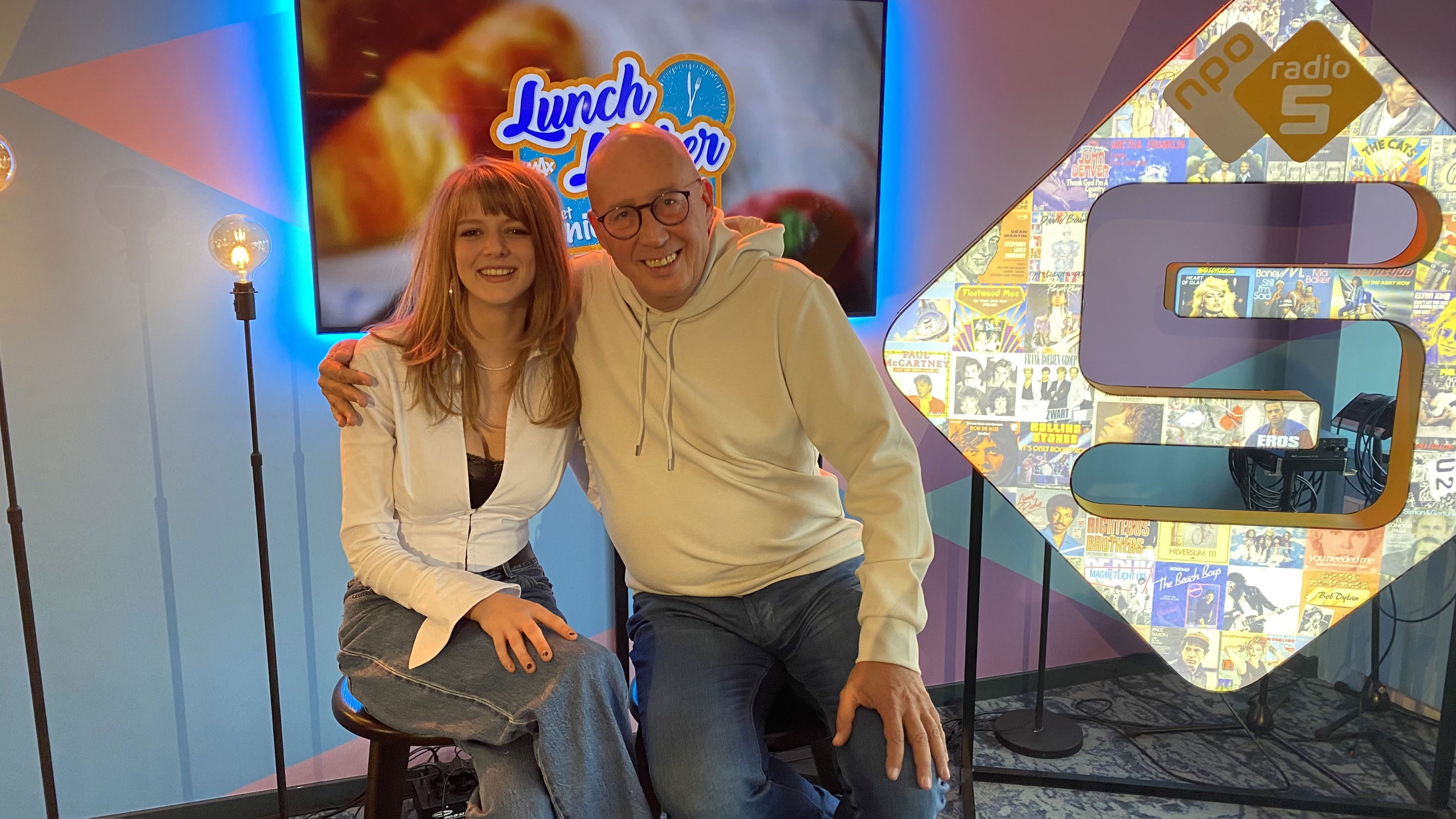 Nieuw talent Moon Jacky Jane in de studio! | NPO Radio 5