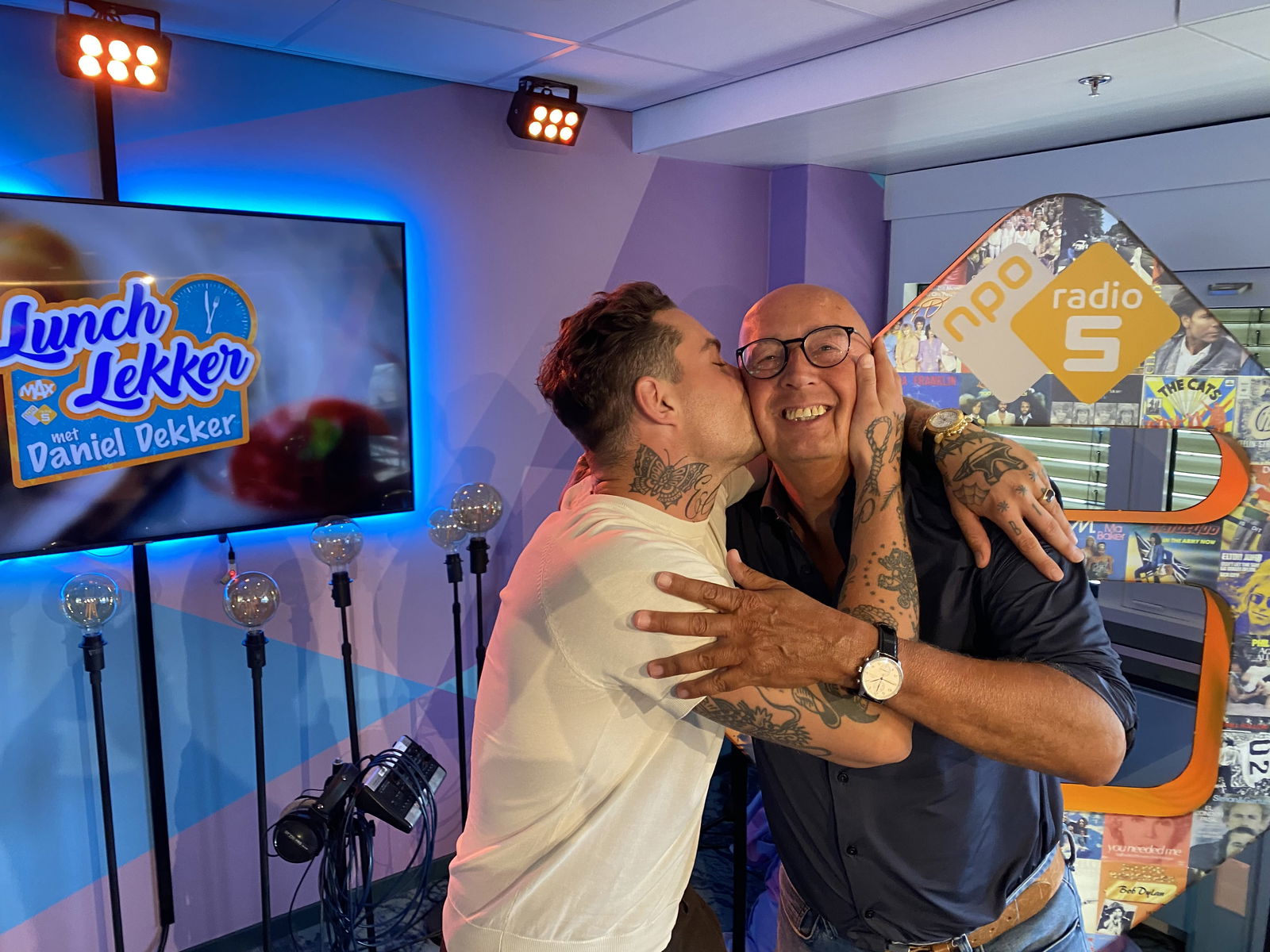 Lunch Lekker Lunchgast: Douwe Bob over zijn nieuwe single 'This World Is Our Home' | NPO Radio 5