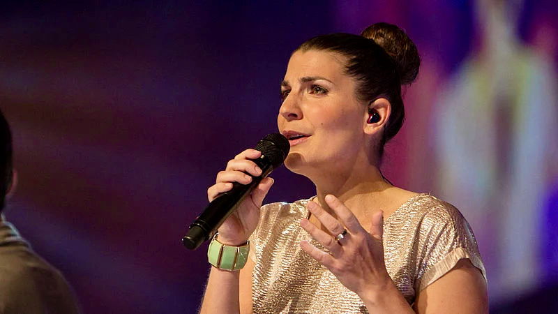 Nieuwe biografie over zangeres Kinga Bán | NPO Radio 5