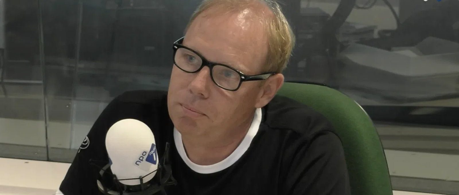 Peter Voskuil over zijn bijzondere boek over (en met) Boudewijn de ...